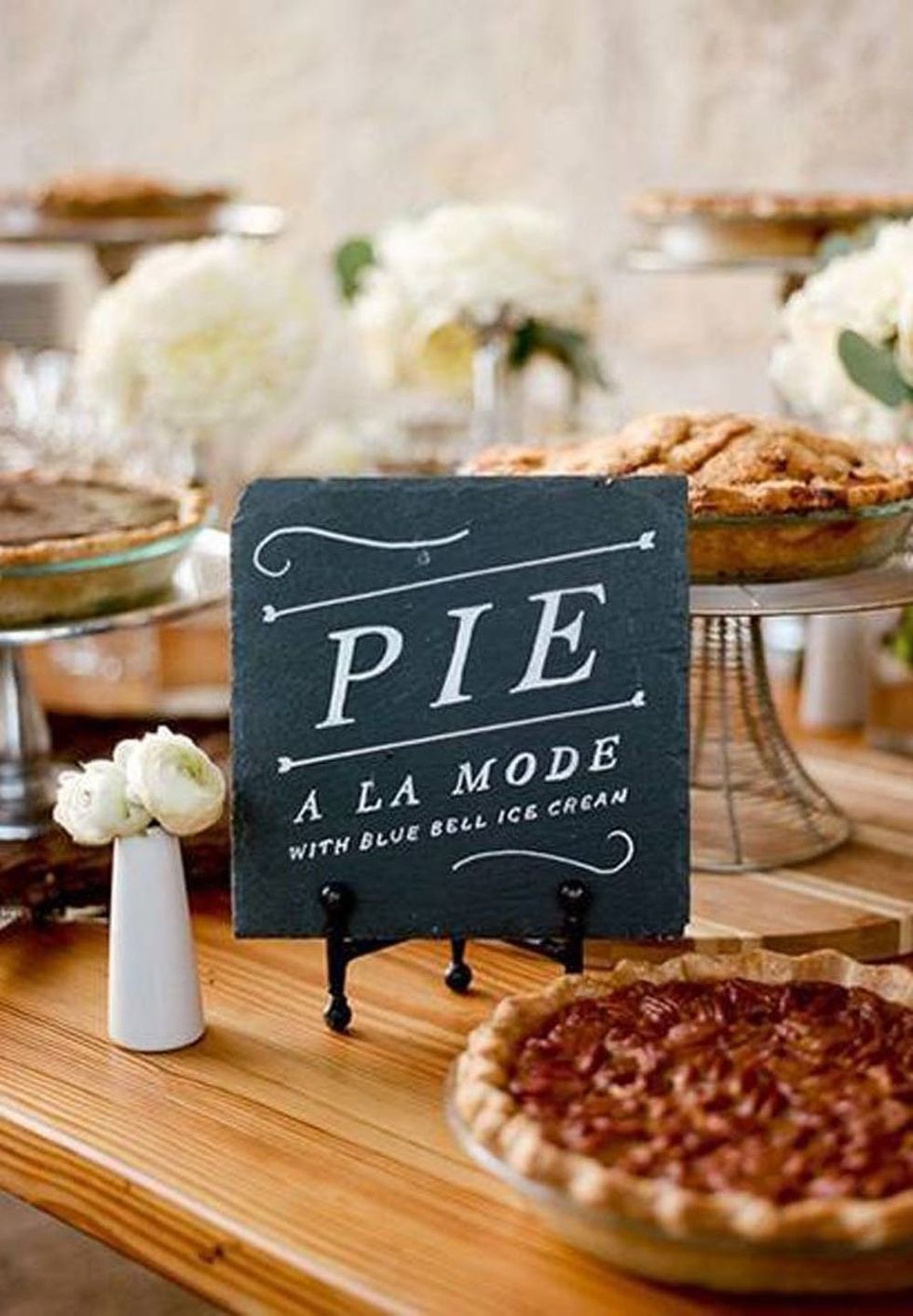 14 of the Prettiest Winter Wedding Desserts EVER - Brit + Co