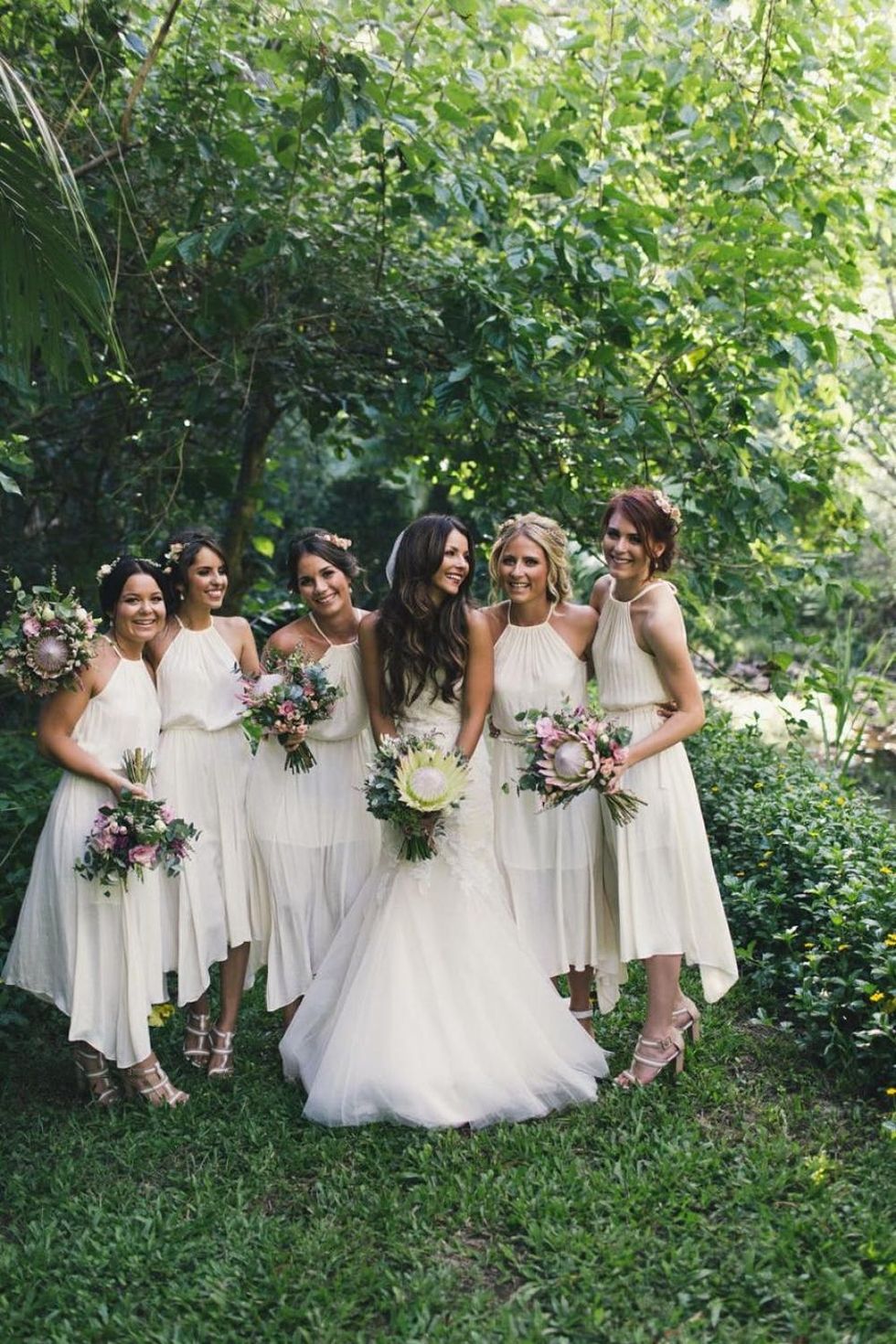 16 Minimalist Wedding Ideas That Show Less *Is* More - Brit + Co