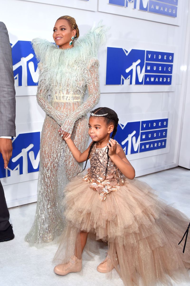 Daughter Blue Ivy Jay Z Brings Blue Ivy Onstage To Defend Beyoncé In