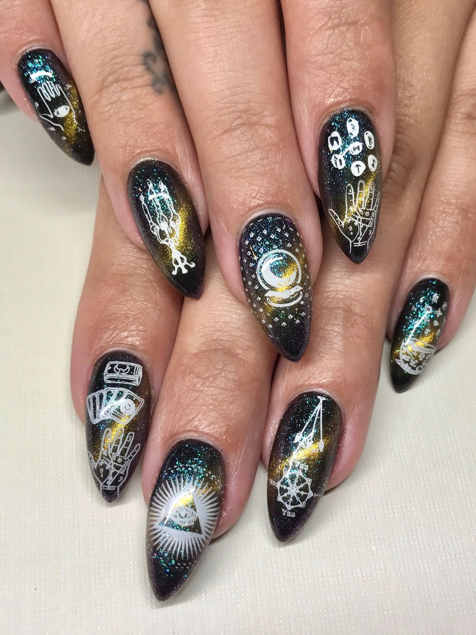 12 Tarot Card Nail Art Ideas to Round Out Your Halloween Look - Brit + Co