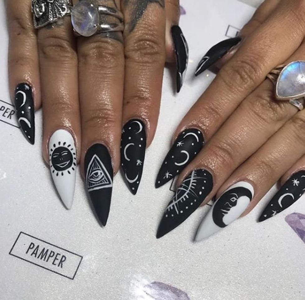 12 Tarot Card Nail Art Ideas to Round Out Your Halloween Look - Brit + Co