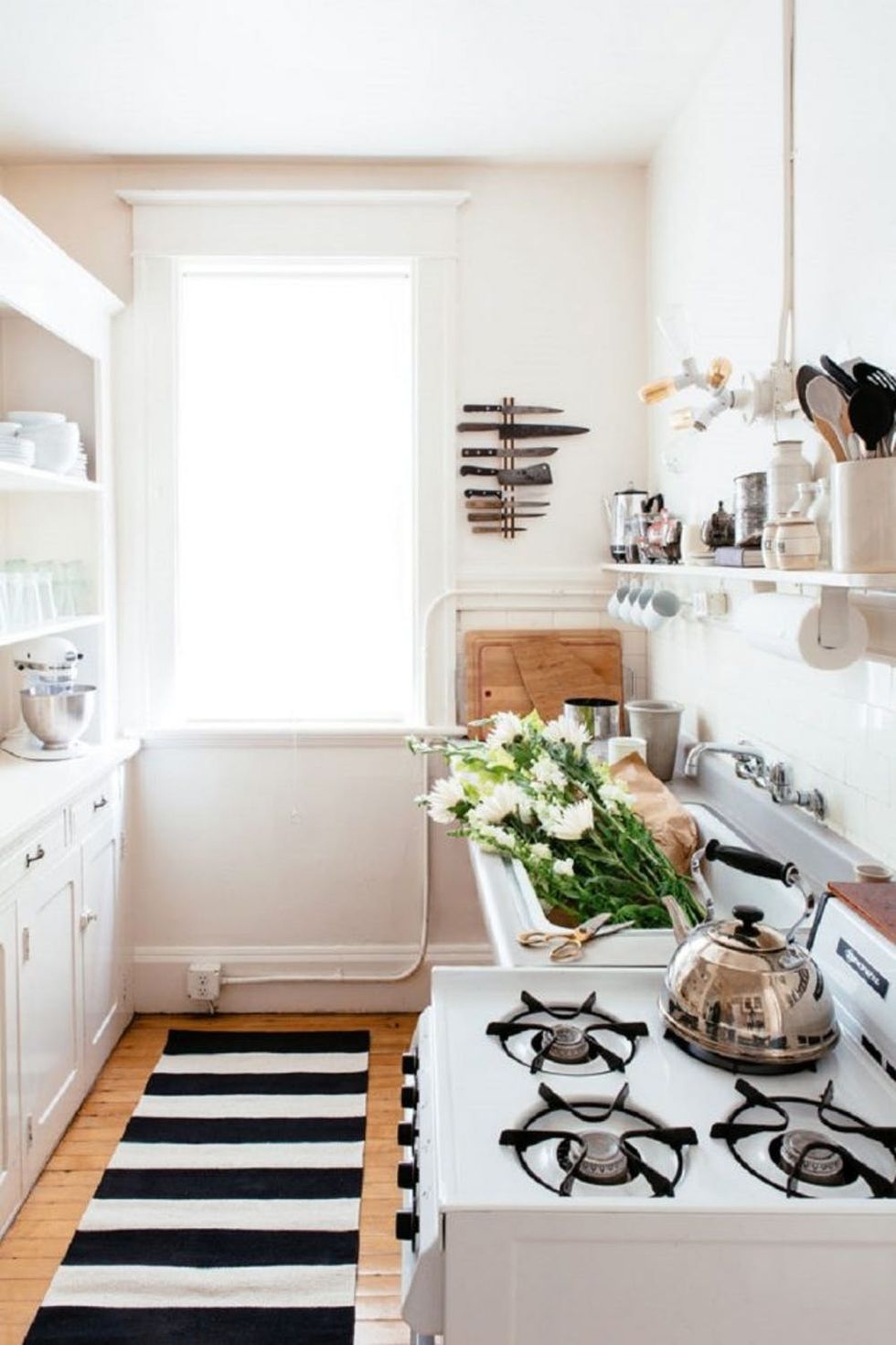 10 Kate Spade New York-Inspired Kitchens You’ll Want to Do More Than ...