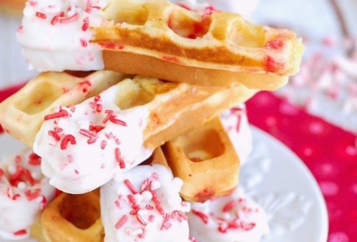 14 Insanely Delicious and Festive Waffle Recipes to Make on Christmas ...