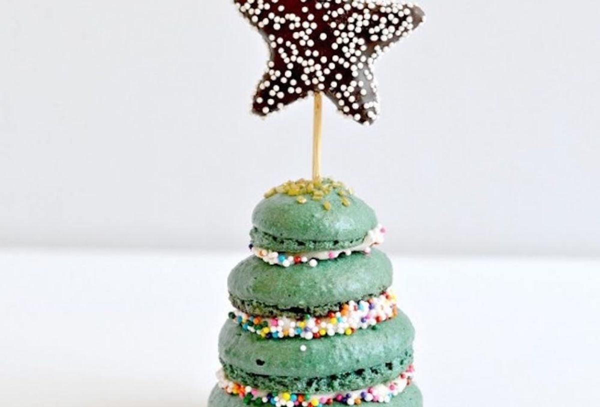 12 Holiday Macaron Recipes That Are *Almost* Too Pretty to Eat - Brit + Co