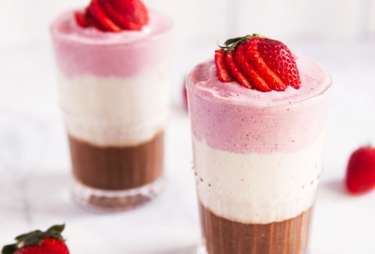 15 Layered Smoothie Recipes for a Beautiful Morning - Brit + Co
