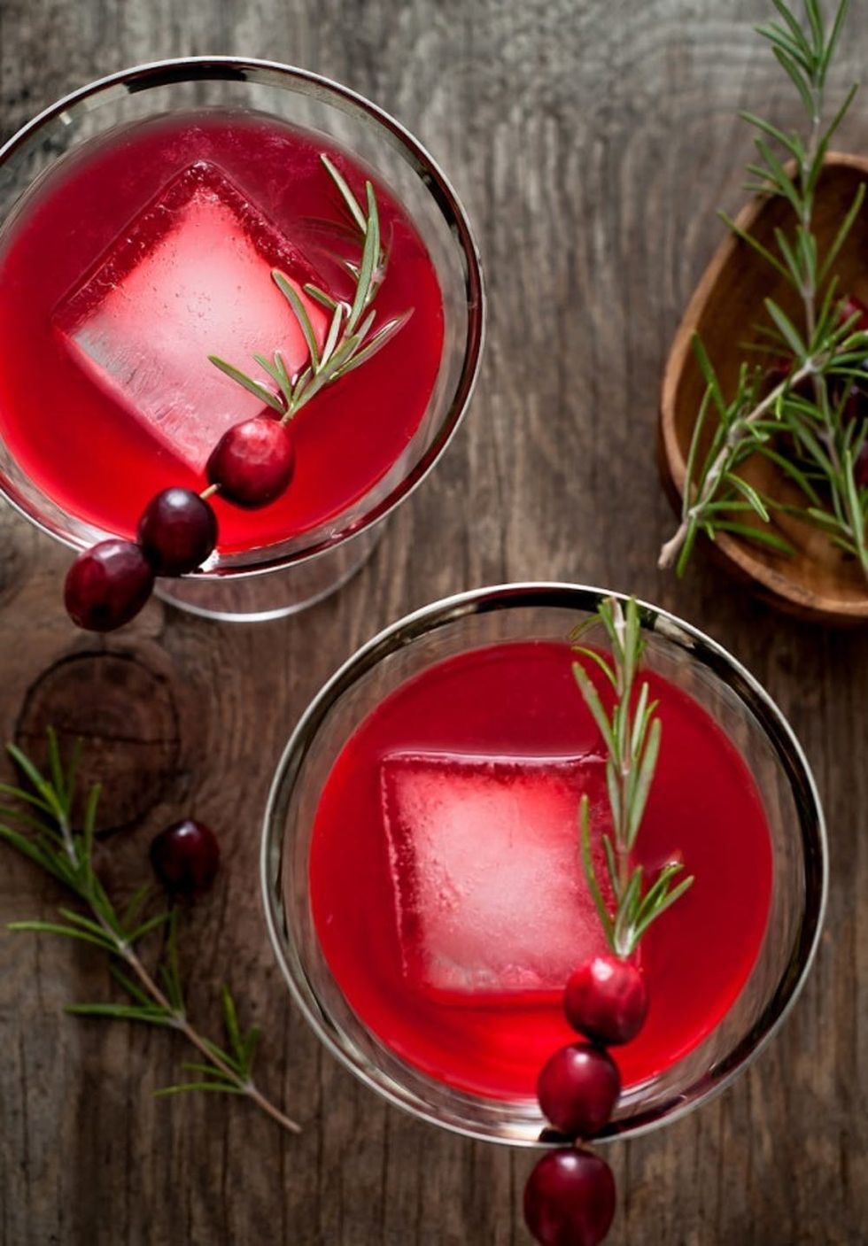 18 Cranberry Cocktail Recipes for All Your Holiday Gatherings - Brit + Co