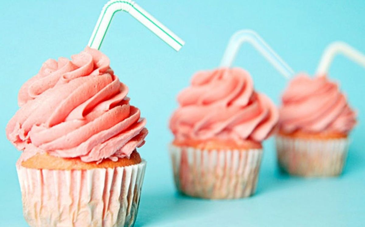 17 Cocktail-Inspired Cupcake Recipes - Brit + Co