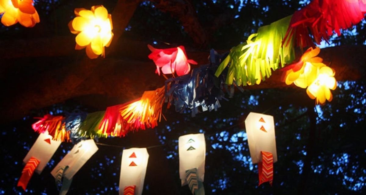 10 Ways to Trick Out Your Party Lights - Brit + Co