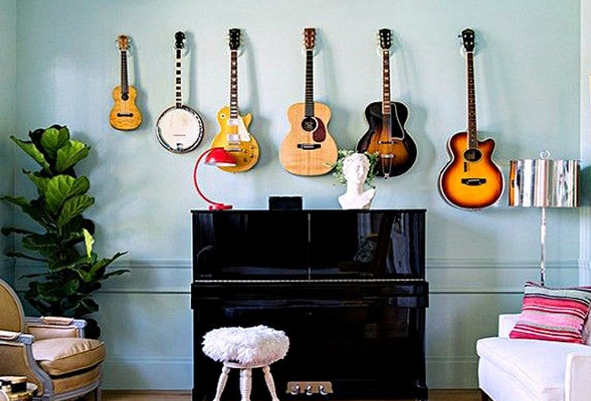 10 Ways to Decorate With Guitars That Would Make Taylor Swift Proud ...
