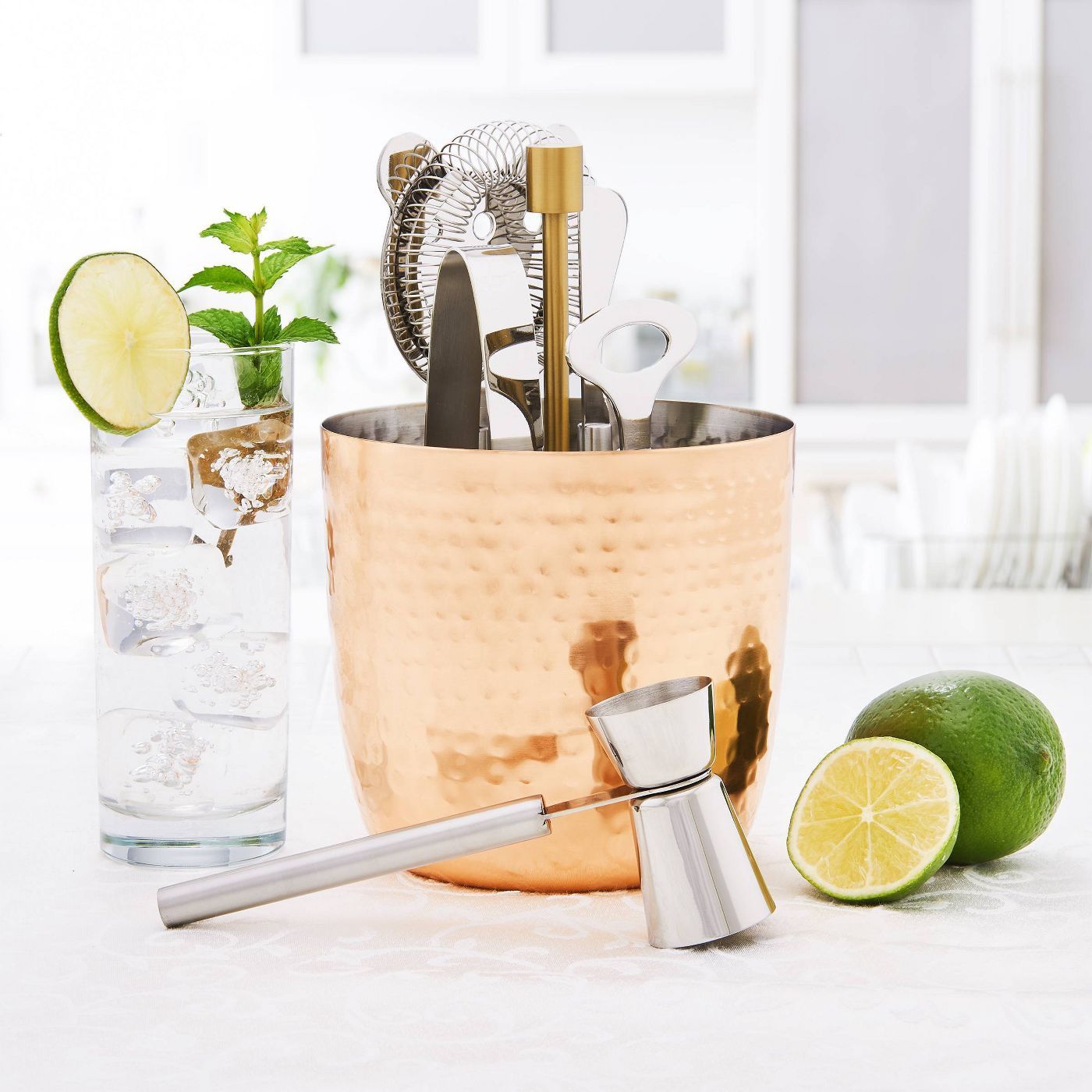 How To Make The Perfect Cocktail - Brit + Co