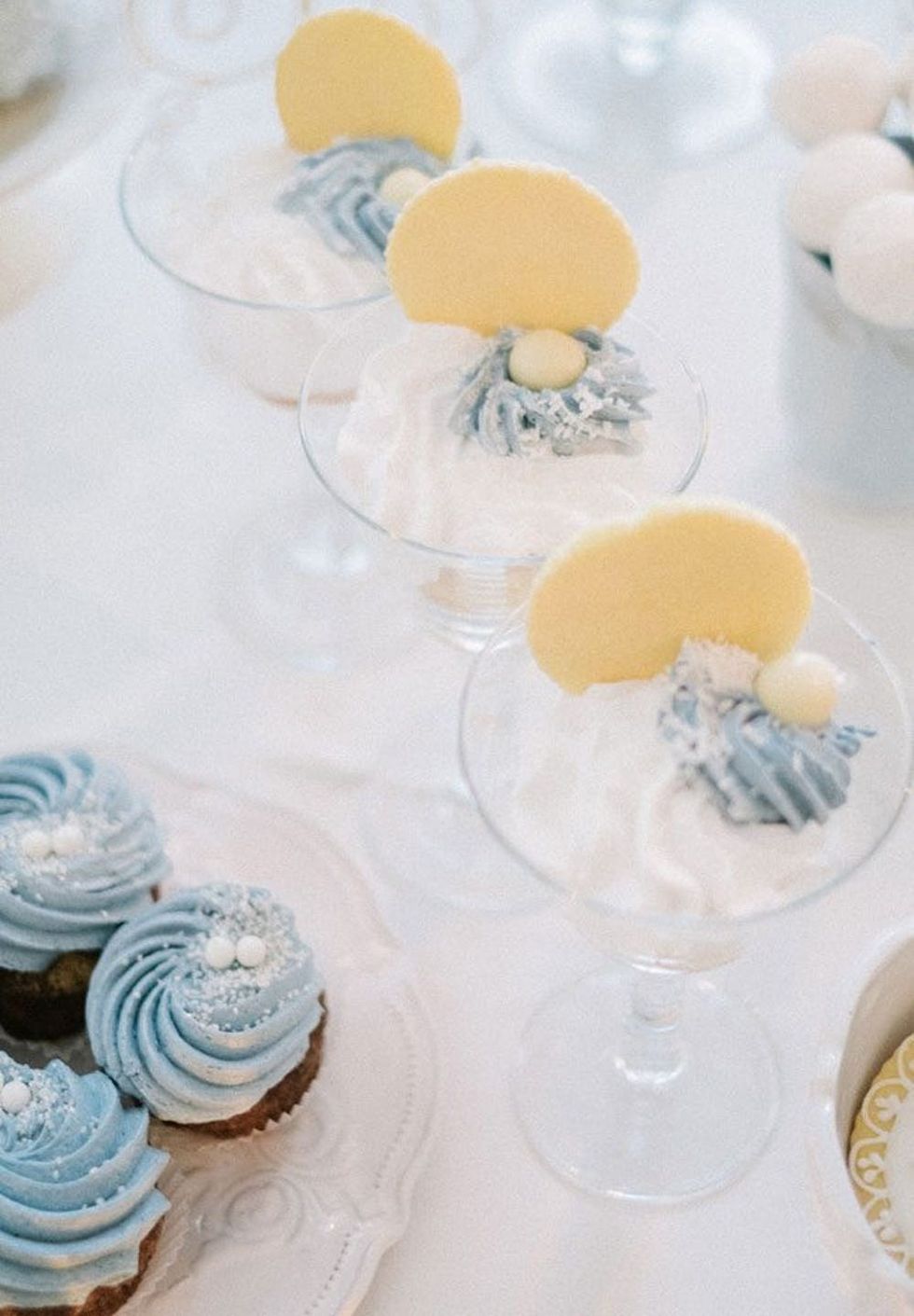 14 of the Prettiest Winter Wedding Desserts EVER - Brit + Co