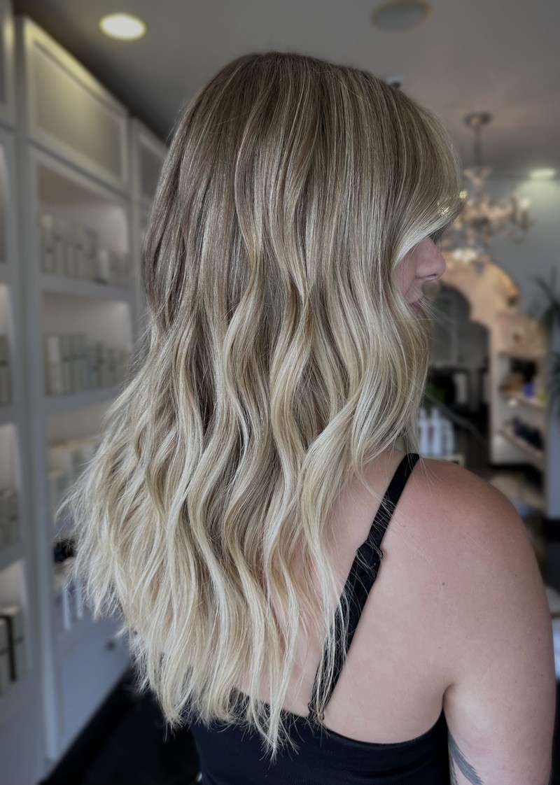 Medium Haircut With Layers