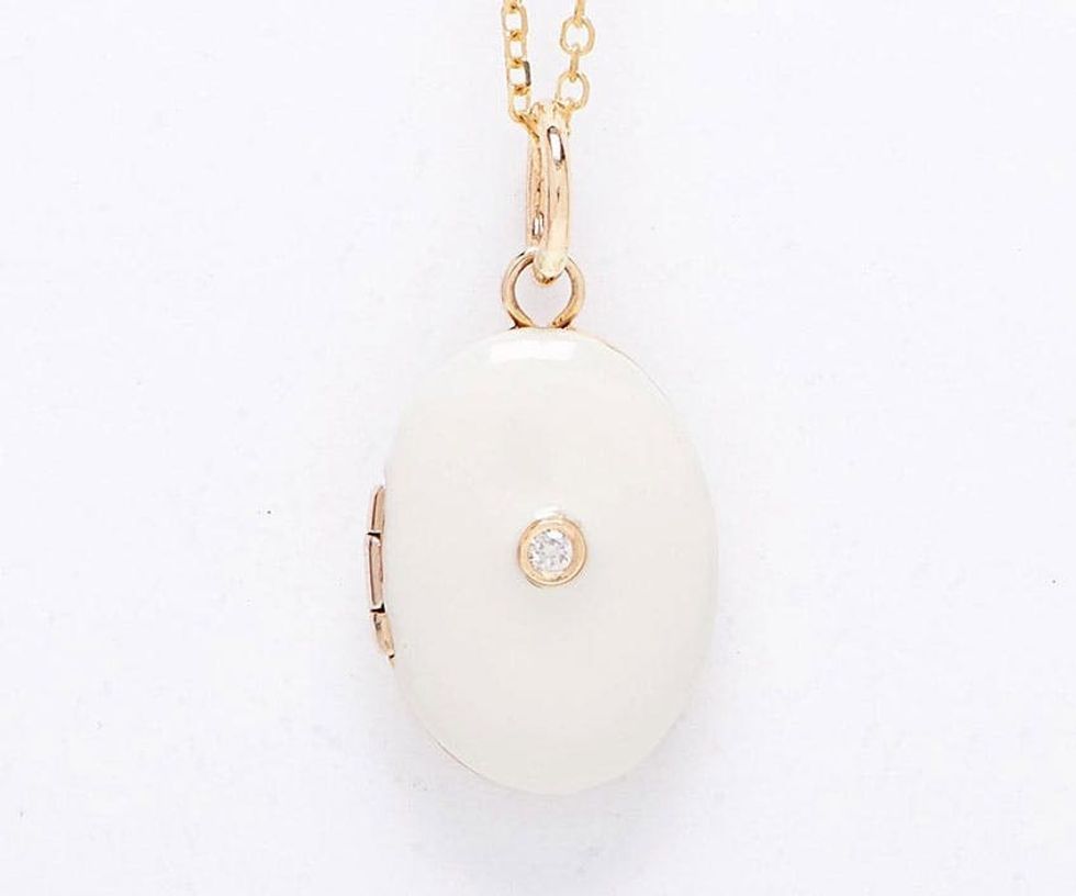13 Lockets That Are Both Sentimental and Stylish - Brit + Co