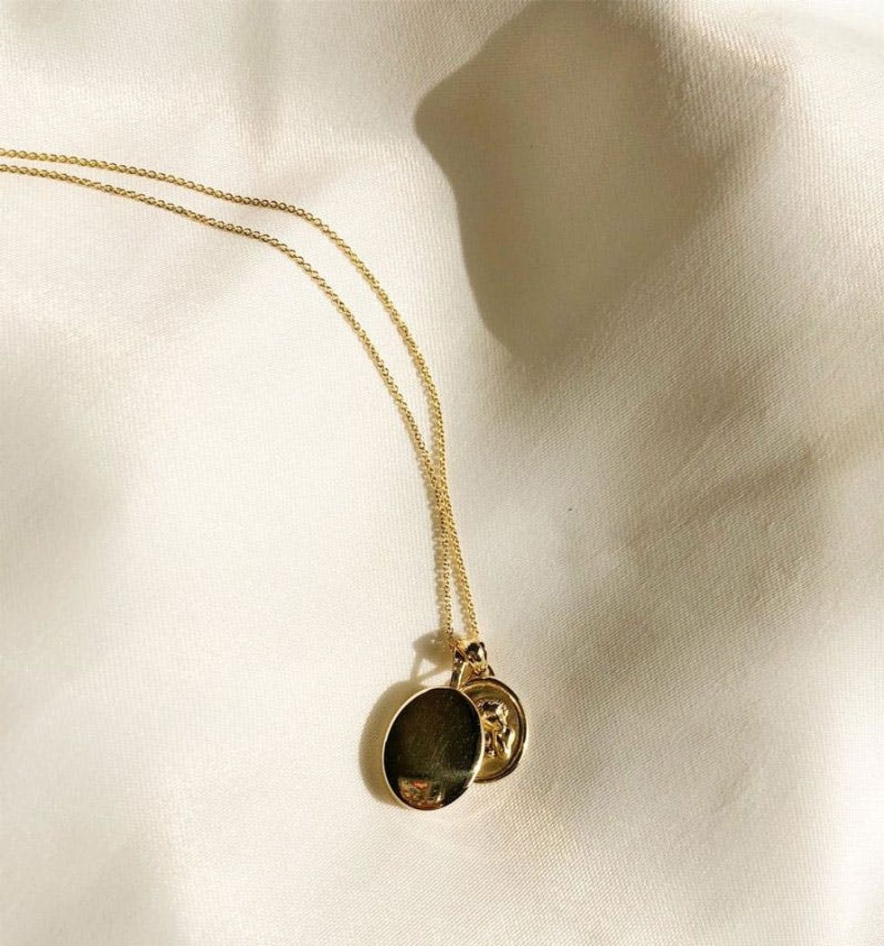 13 Lockets That Are Both Sentimental and Stylish - Brit + Co