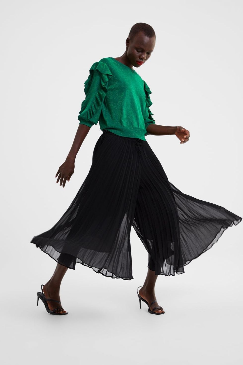 8 Chic Reasons to Rock Structured Sleeves Now! - Brit + Co