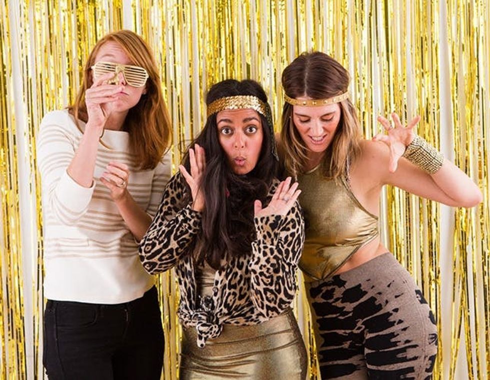 11 Ideas for Making Your New Year’s Eve Photo Booth *Shine* - Brit + Co