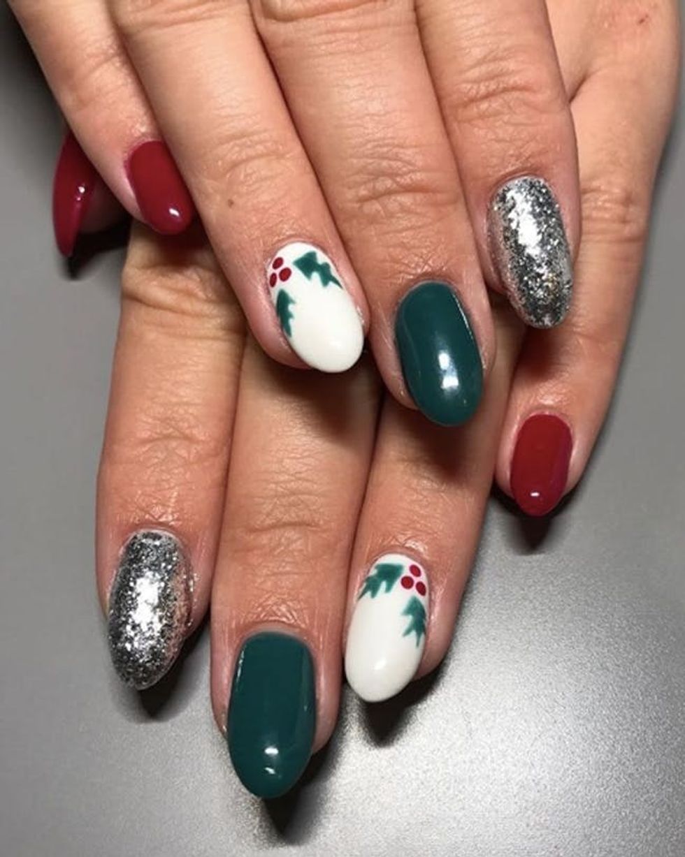 Upgrade Your Holiday Mani With Mistletoe Nail Art - Brit + Co