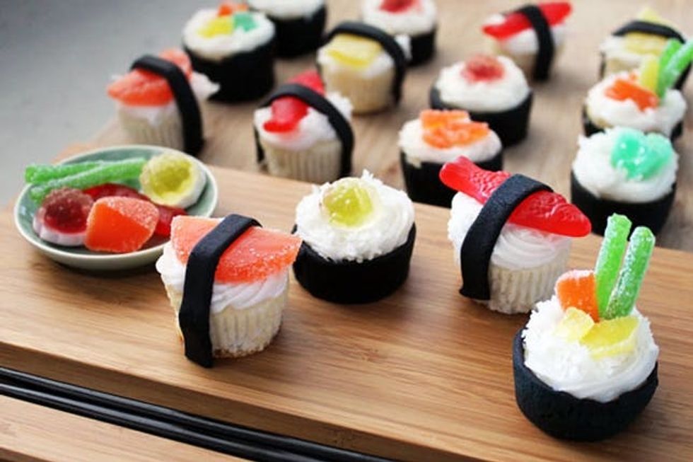 The 15 Most Colorful Ways to Decorate with Fondant - Brit + Co