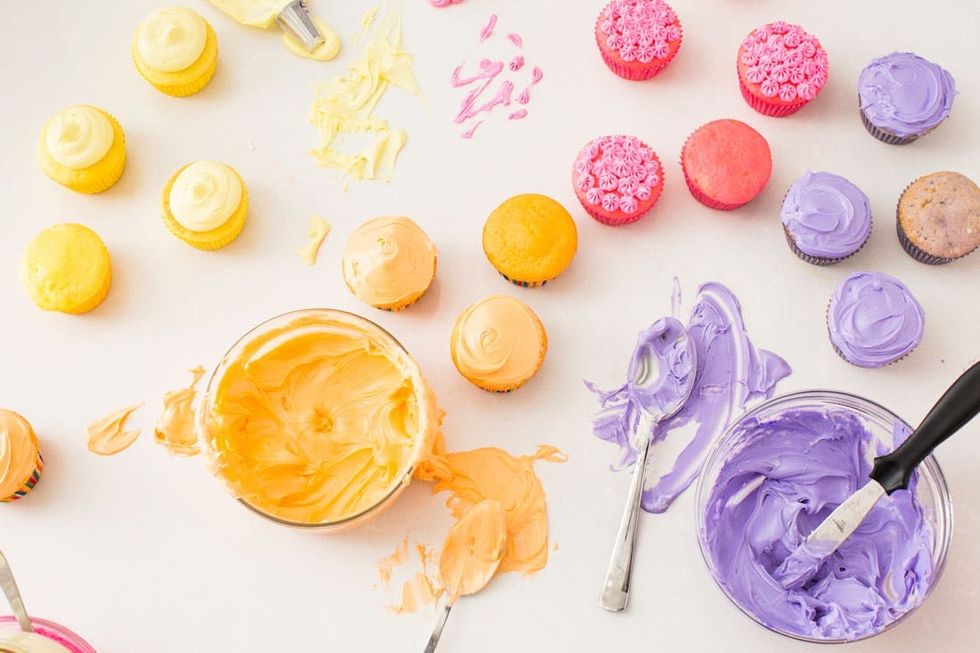 4 Cupcake Decorating Techniques Everyone Should Know [VIDEO] - Brit + Co