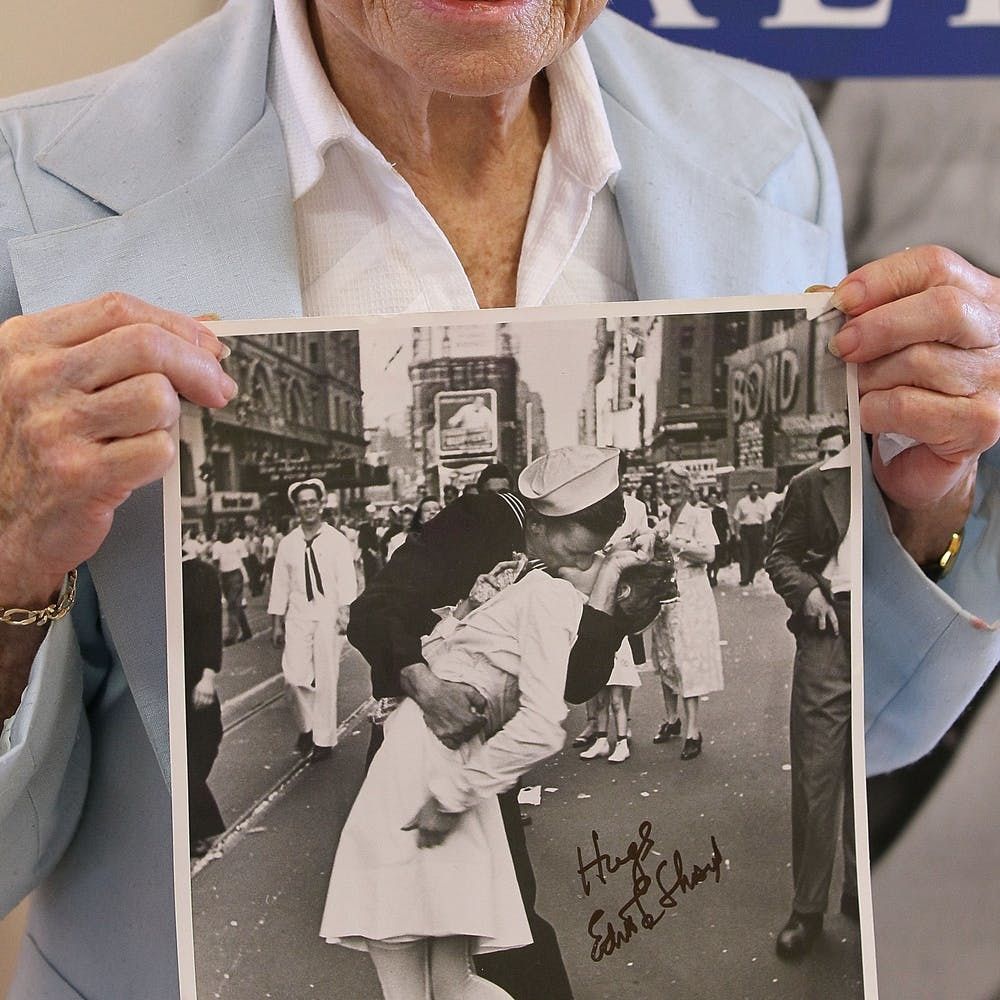 Soldier Kissing Girl In Time Square
