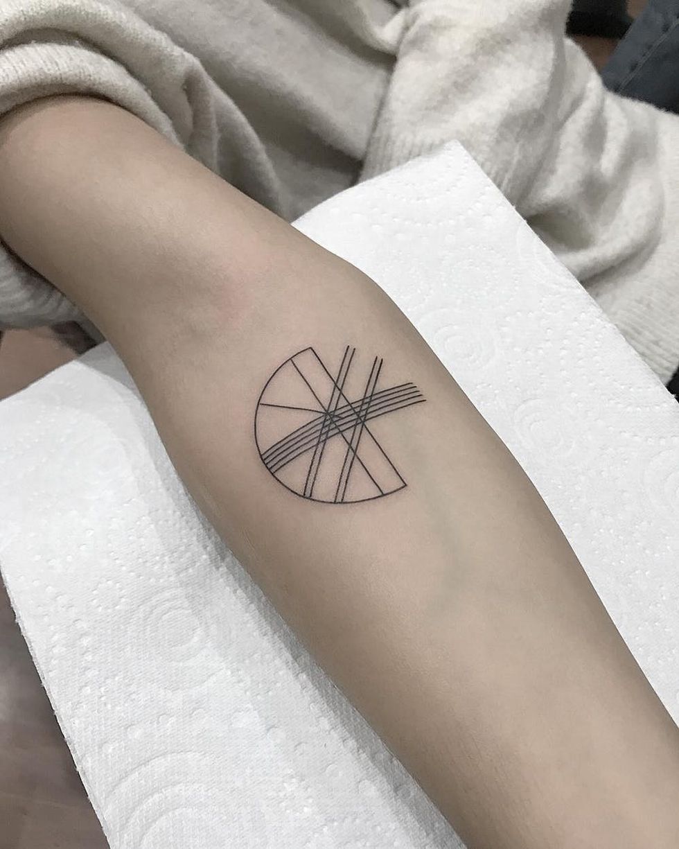 9 Geometric Tattoos Minimalist Gals Will Love - Brit + Co