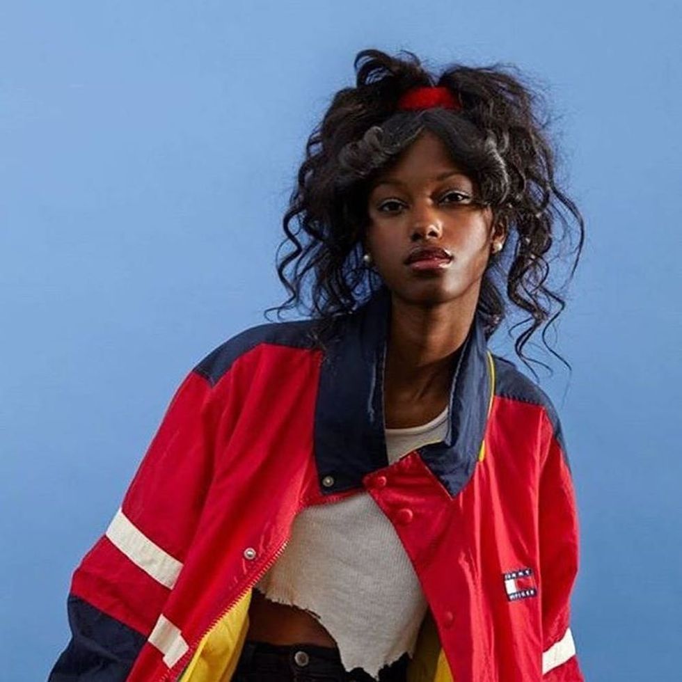 13 Real Women Prove That Scrunchies Are Back - Brit + Co