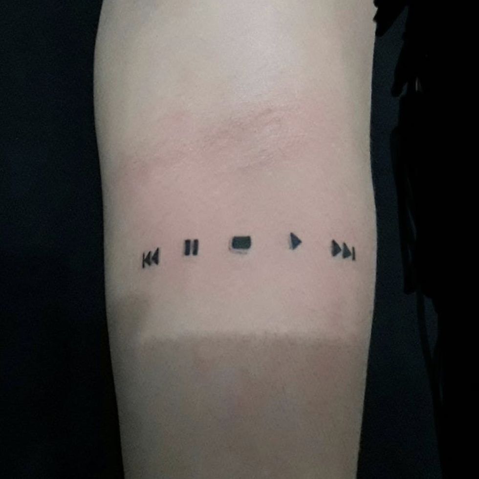 40 Small Tattoo Ideas to Copy Now - Brit + Co