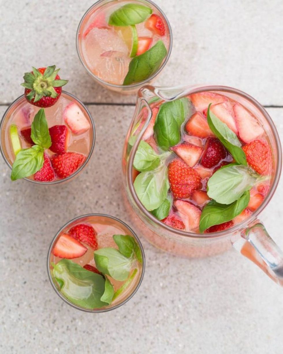 13 Big-Batch Cocktail Recipes for a *MEGA* Good Time - Brit + Co