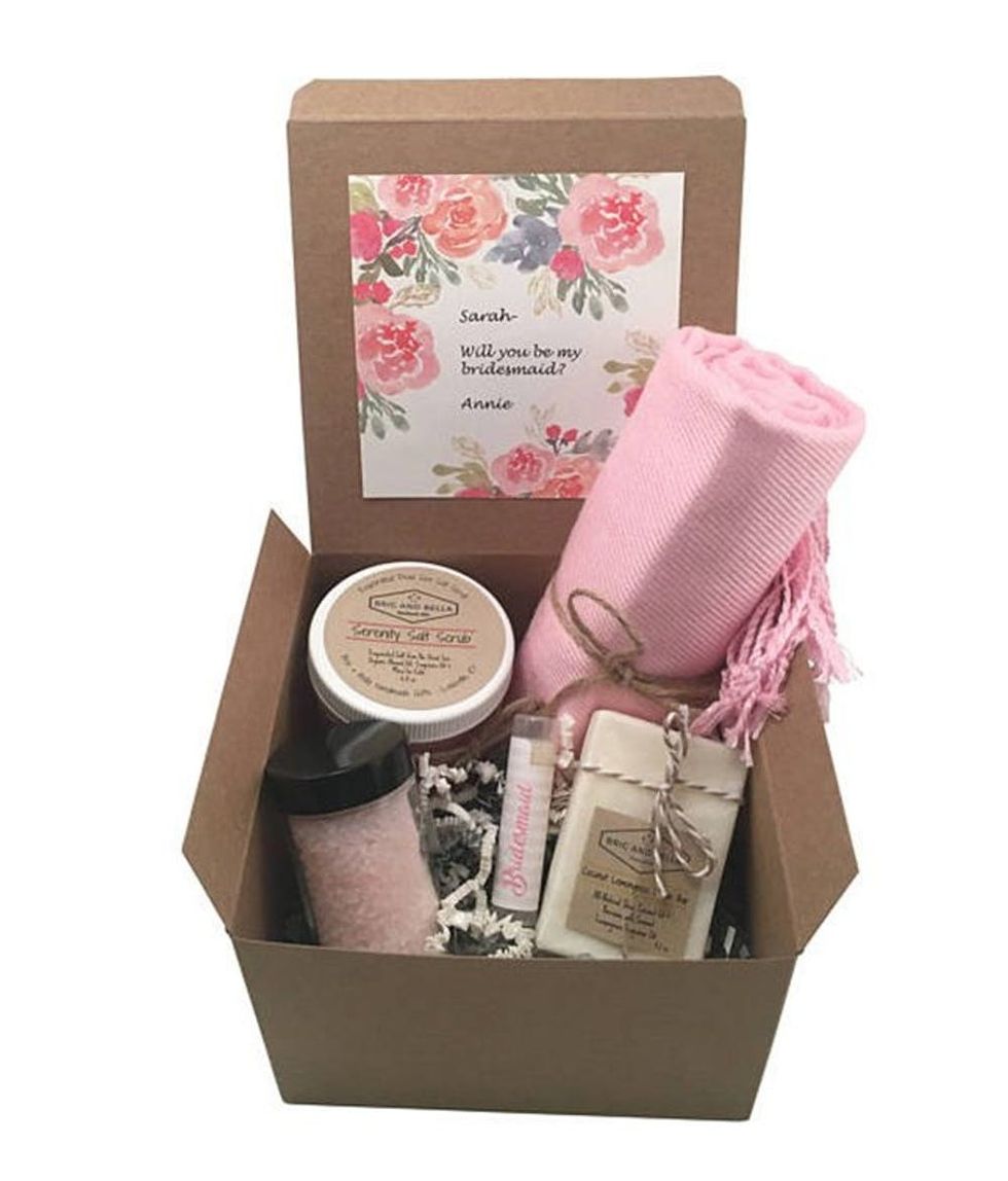 8 Etsy Bridesmaid Gift Boxes That Won’t Break the Bank - Brit + Co