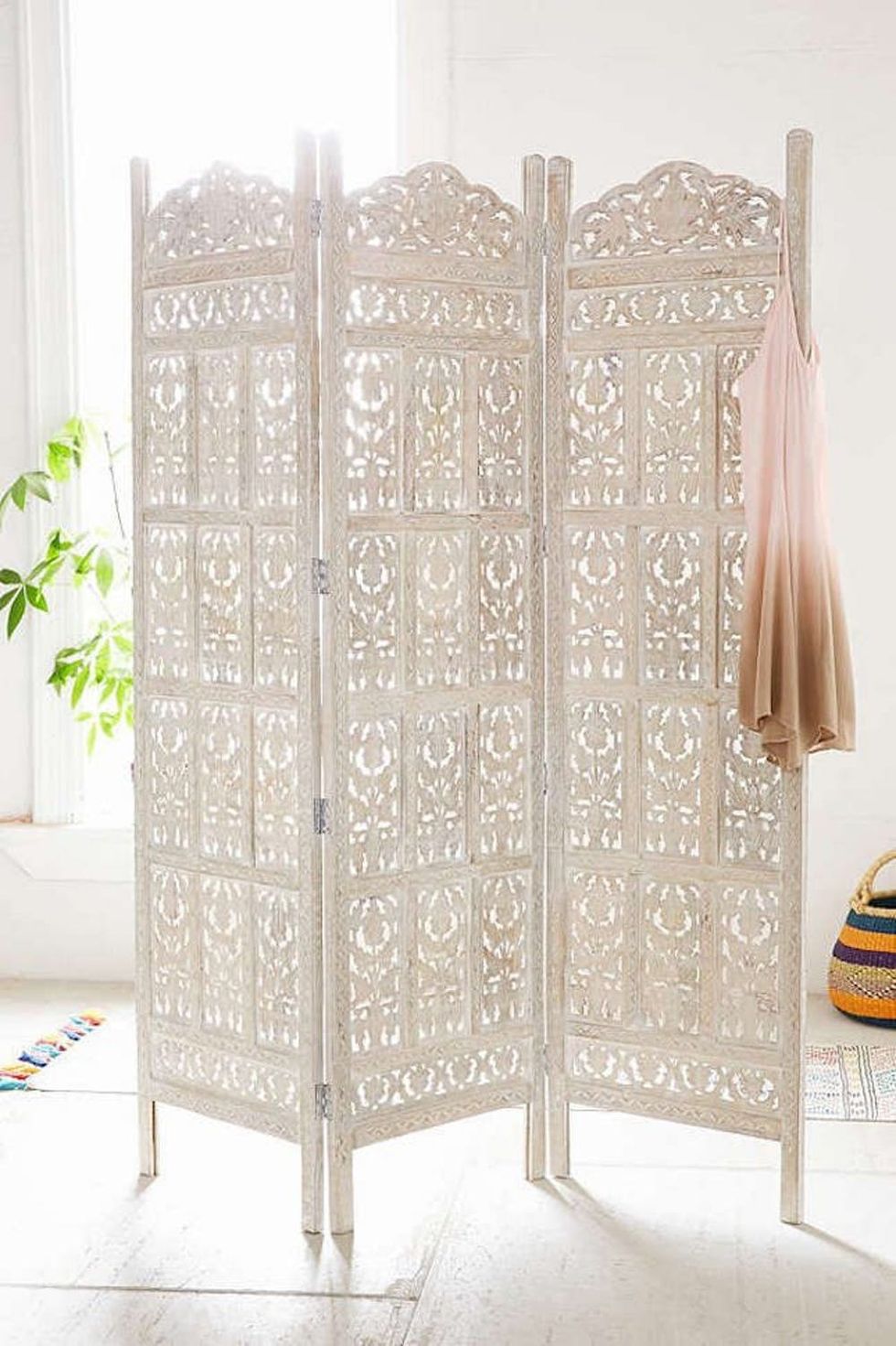 Folding Screens Might Be the Coolest Decor Throwback Ever - Brit + Co