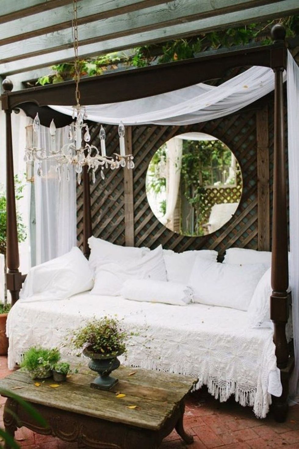 Wedding Trend Alert: 17 Ways to Use Mirror Decor on Your Big Day - Brit ...