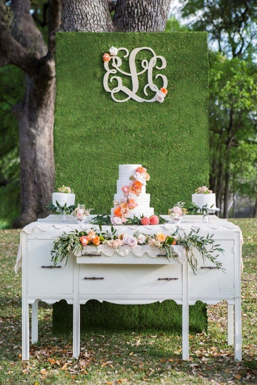 22 Modern Ways to Display Your Wedding Monogram - Brit + Co