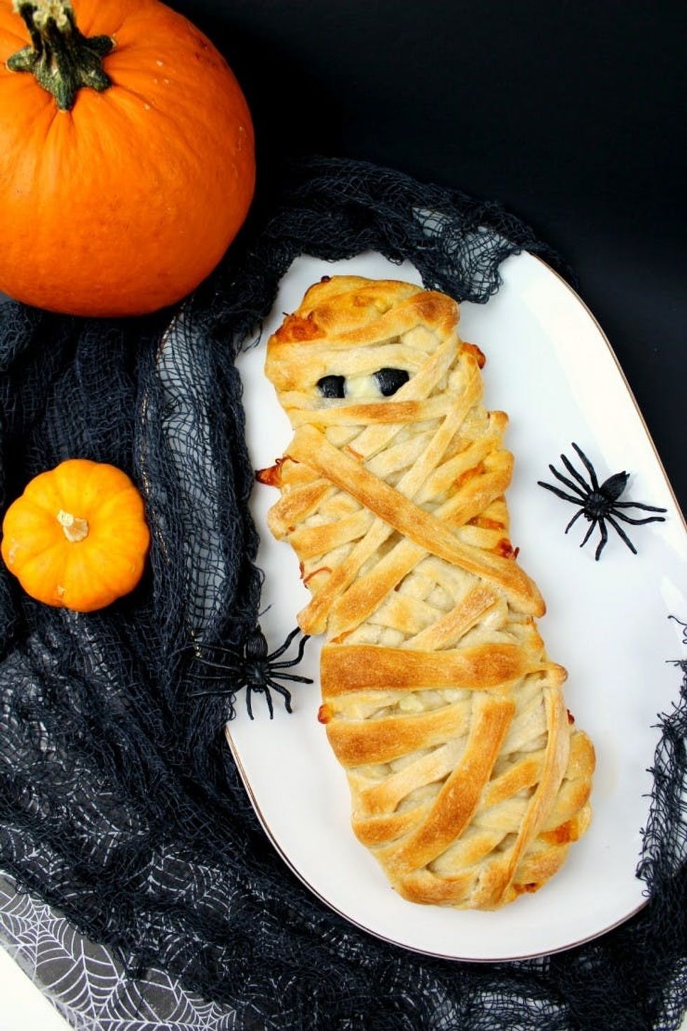 25 Easy Sweet and Savory Halloween Treats - Brit + Co