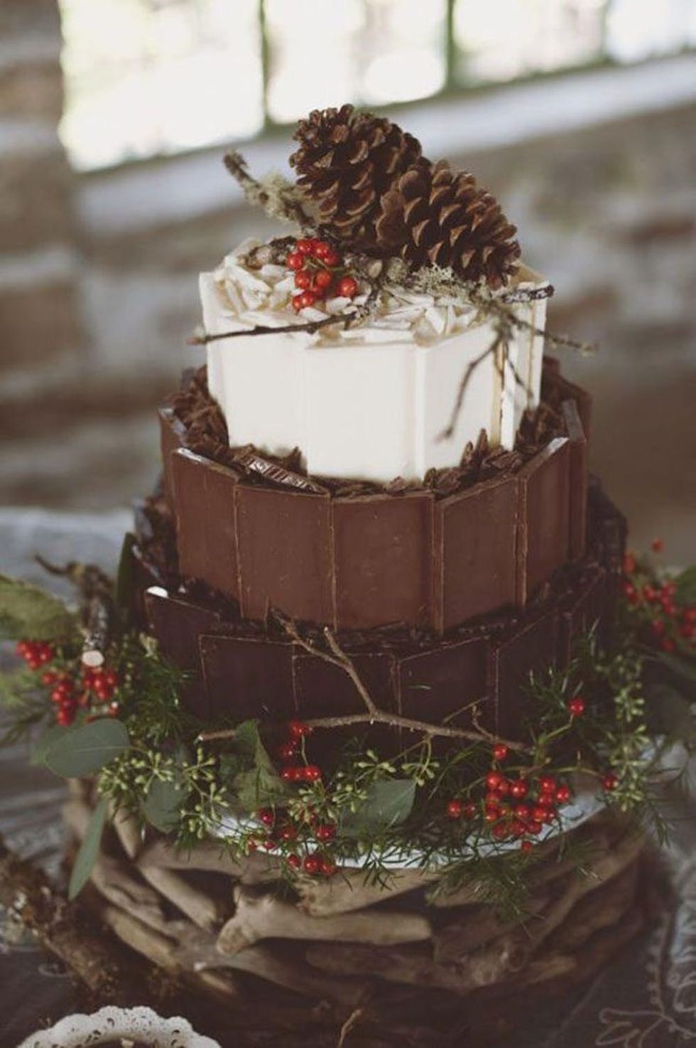 14 of the Prettiest Winter Wedding Desserts EVER - Brit + Co